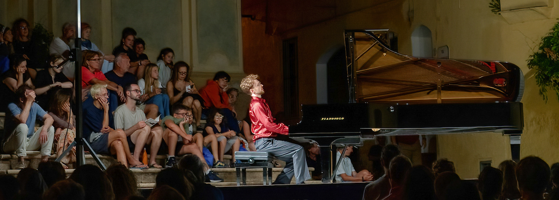 Master Class & Performance Workshop in Indonesia - JULIAN TREVELYAN